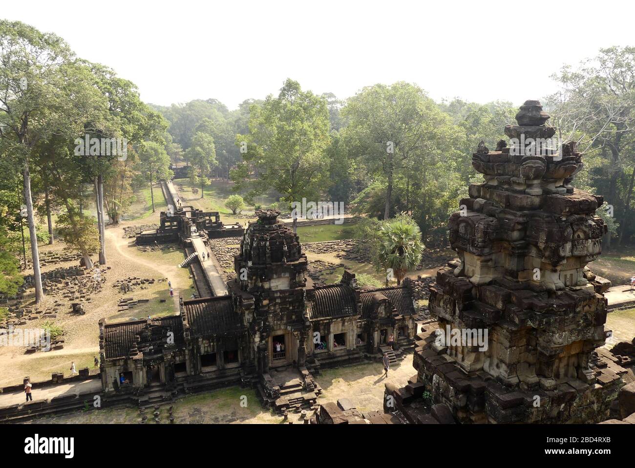 Angkor wat tour guide hi-res stock photography and images - Alamy