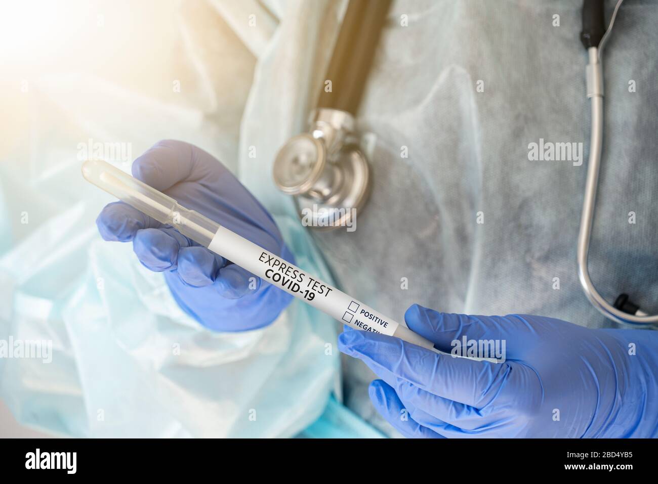 Doctor makes express test for coronavirus Stock Photo - Alamy