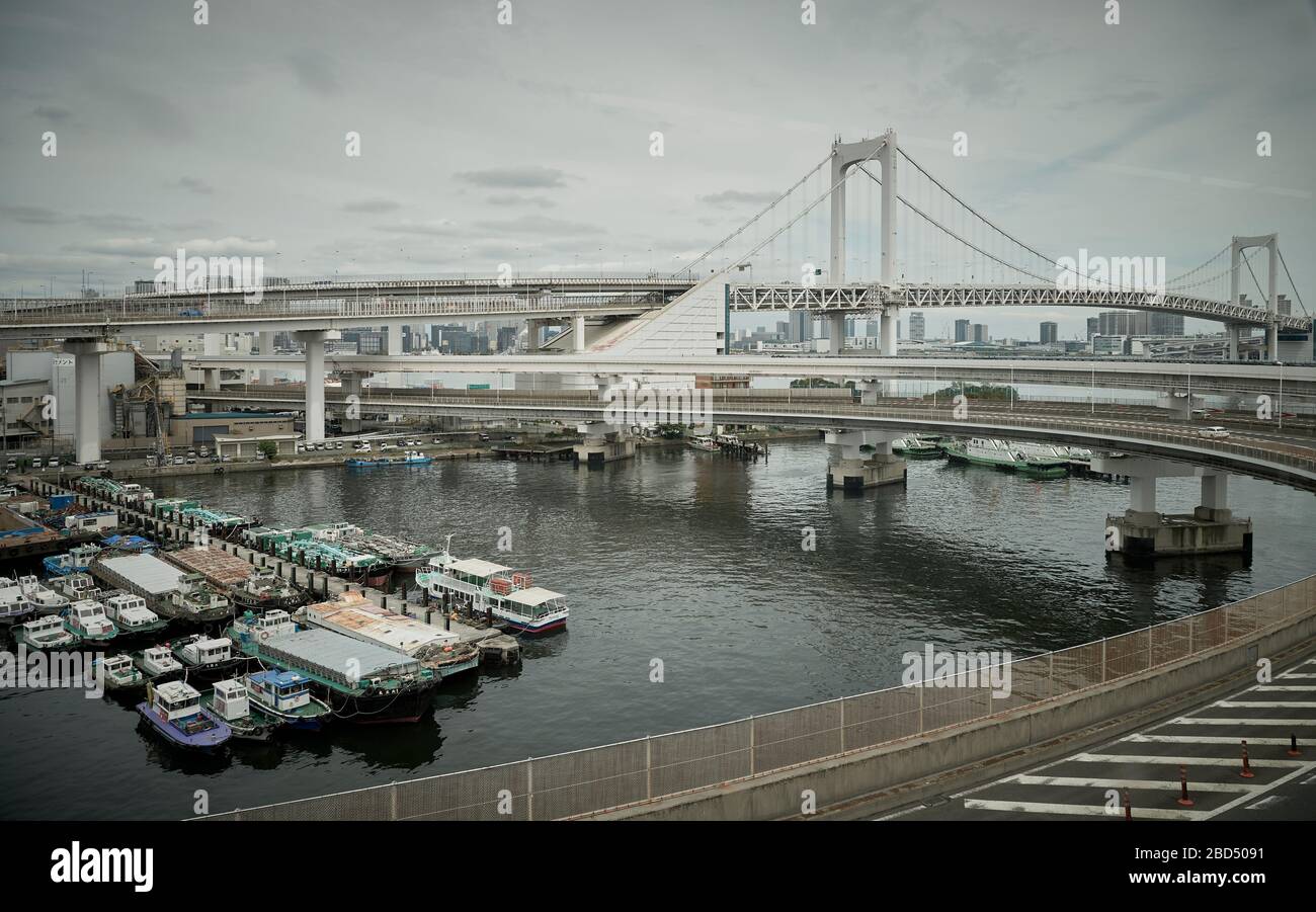 The Rainbow Bridge is a suspension bridge crossing Tokyo Bay between ...