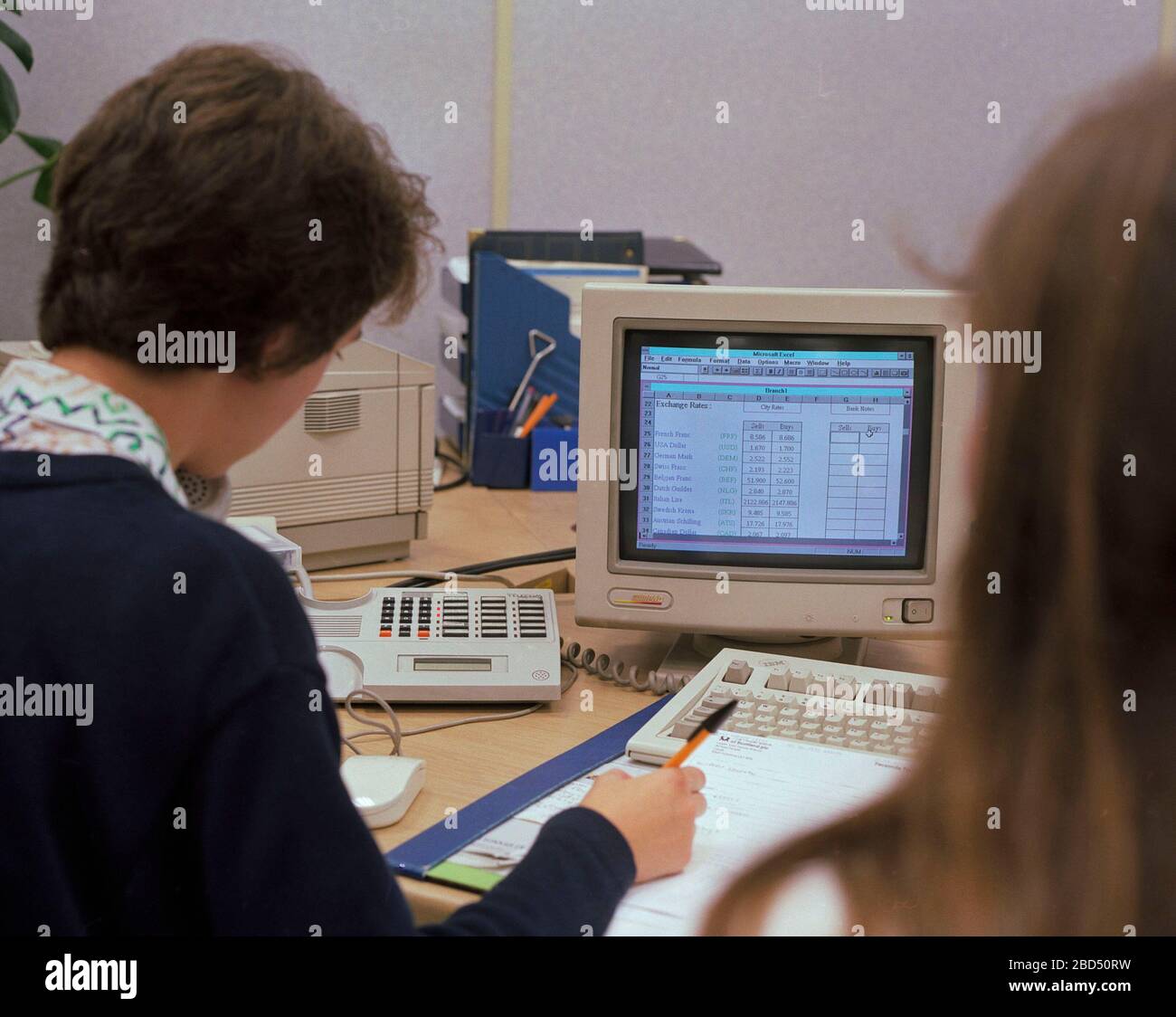 1990s workers computers hi-res stock photography and images - Alamy