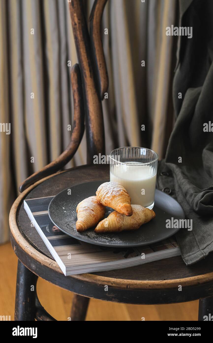 Linen chair hi-res stock photography and images - Alamy