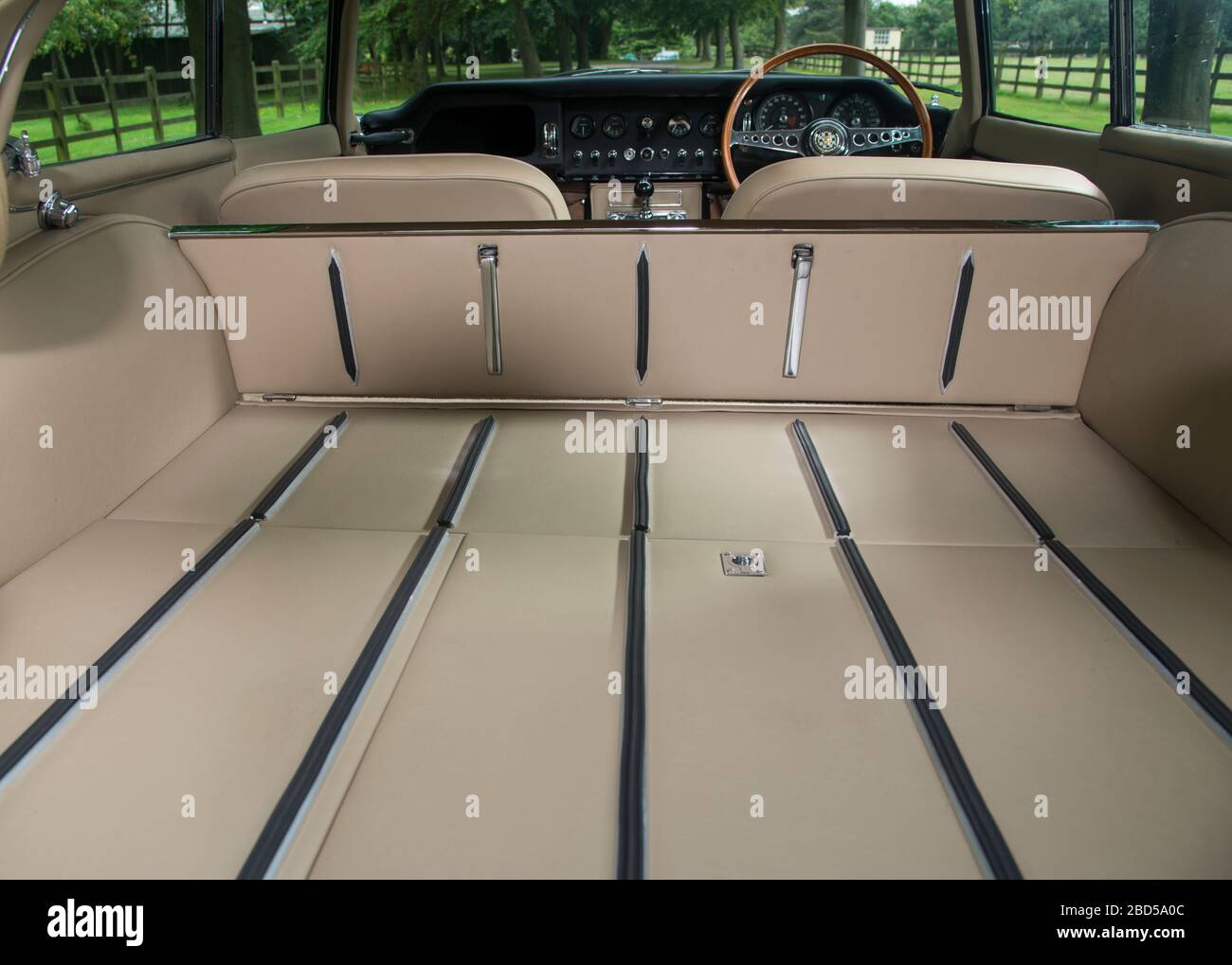 Series 1.5 E Type Jaguar Fixed Head Coupe (FHC) classic British sports ...
