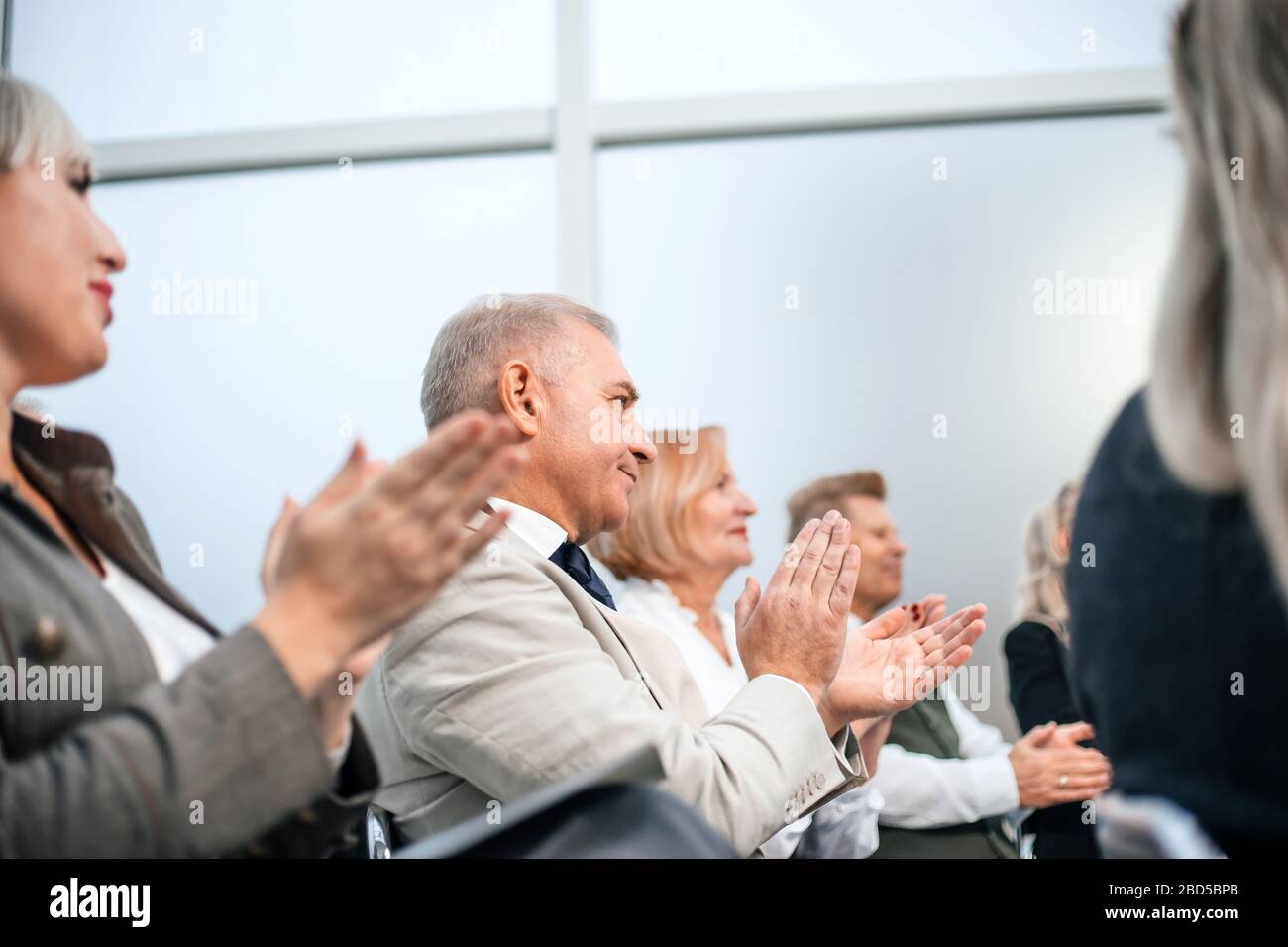 Meetings group of people hi-res stock photography and images - Alamy