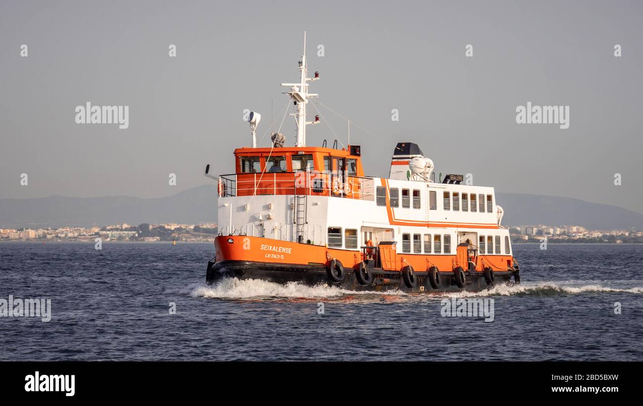 Port of cacilhas lisbon ferry hi-res stock photography and images - Alamy