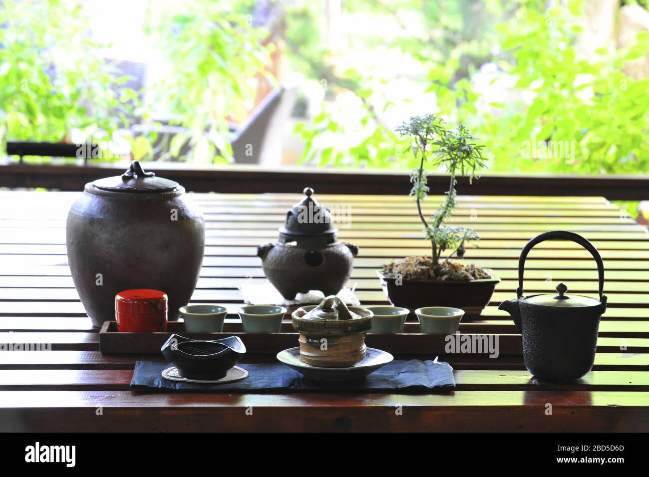 Chinese tea set images hi-res stock photography and images - Alamy