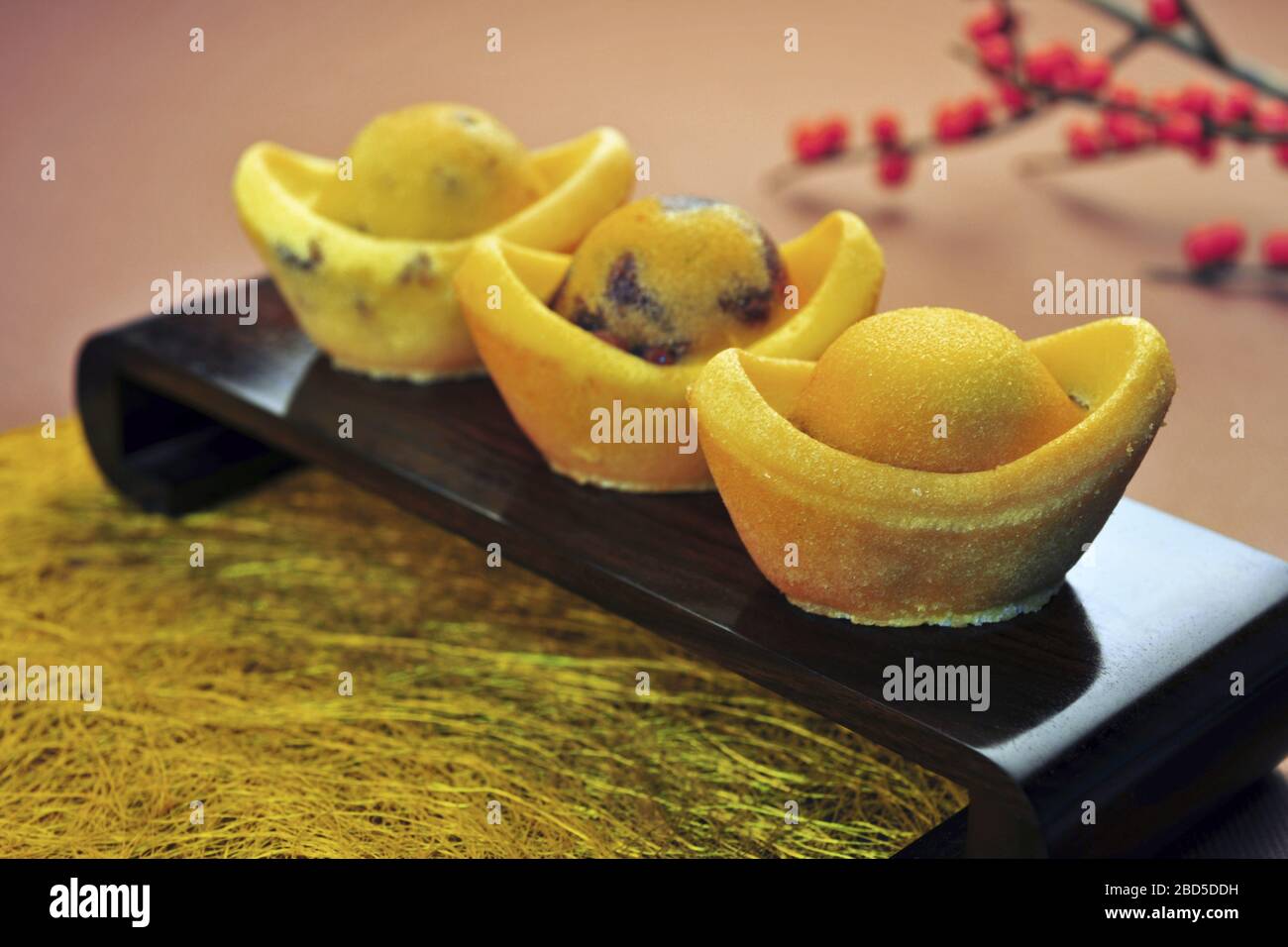 Ingot shape hi-res stock photography and images - Alamy