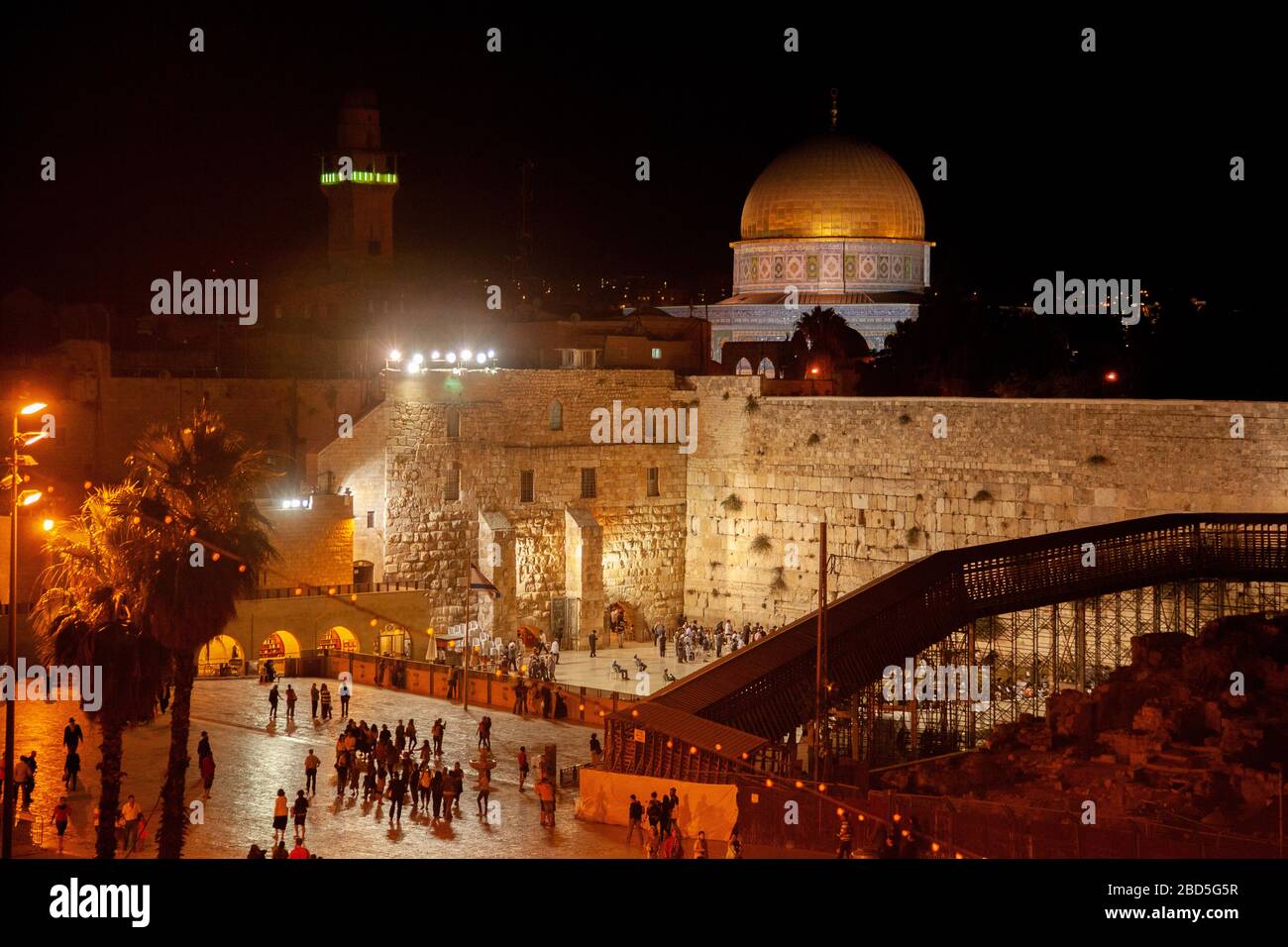 City visual hi-res stock photography and images - Alamy