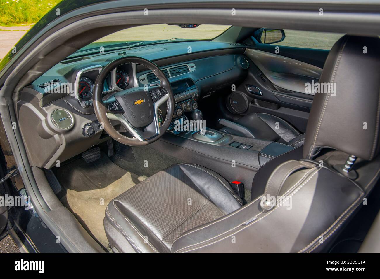 2014 Chevrolet Camaro ZS, modified with air suspension Stock Photo - Alamy