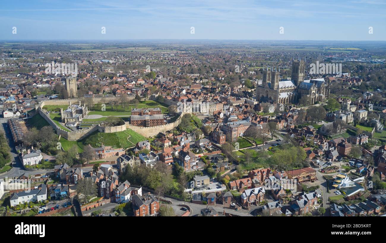 Historic Lincoln showing Lincoln Cathedral, Lincoln Castle and the ...