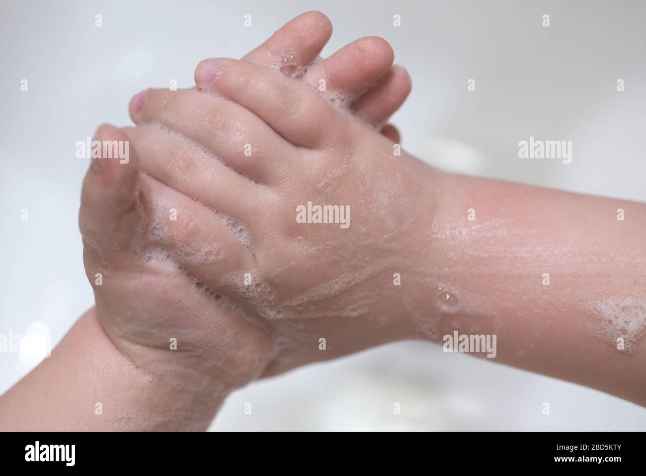 Scrubbing bubbles hi-res stock photography and images - Alamy