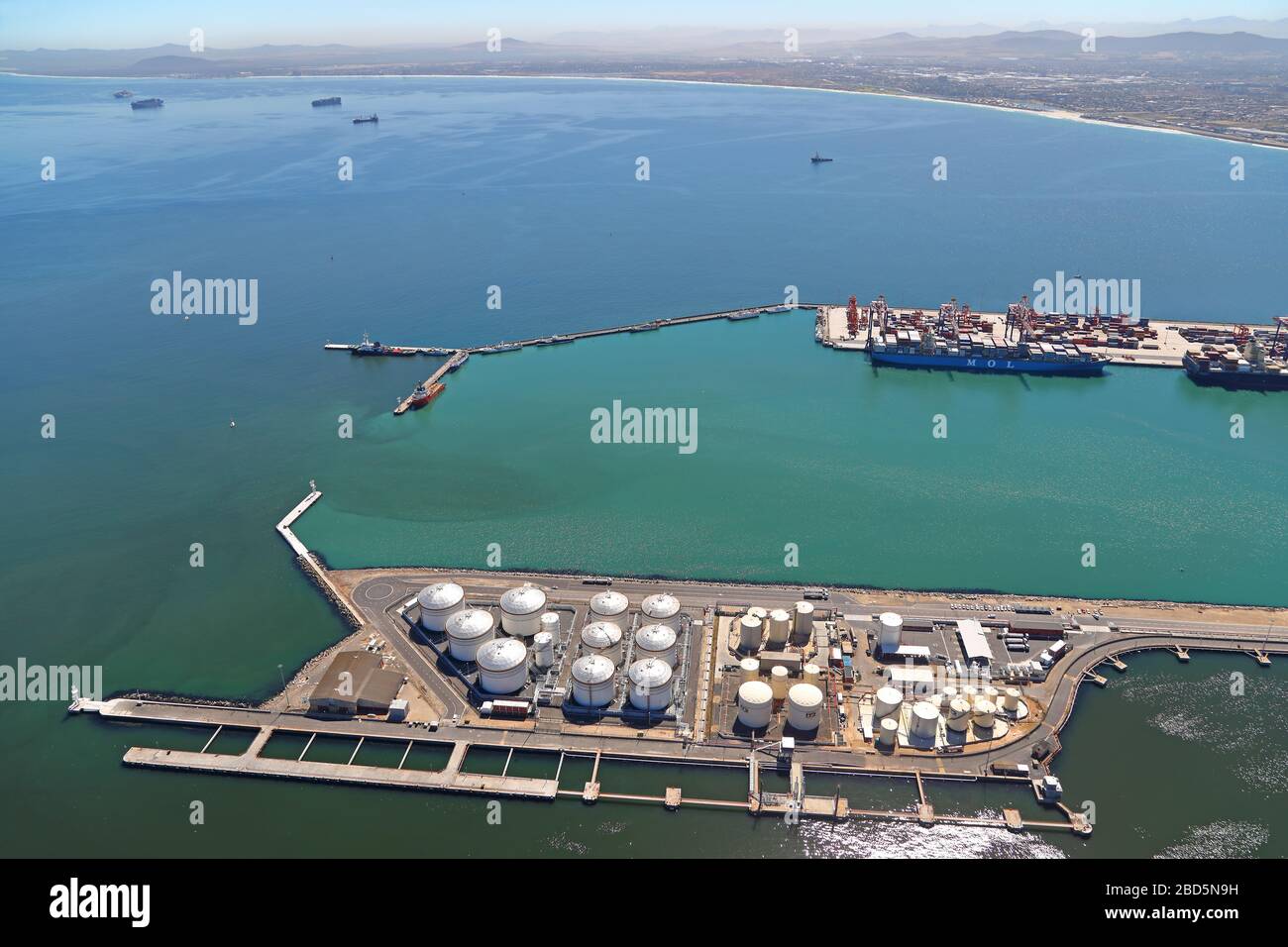 Fuel bunker hi-res stock photography and images - Alamy