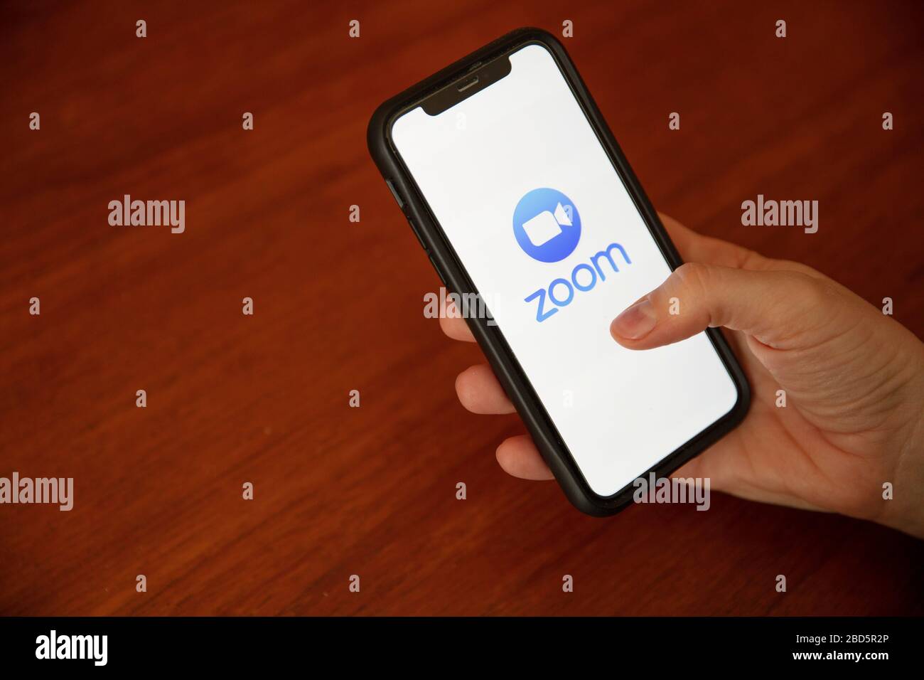Zoom video conference screen hi-res stock photography and images - Alamy
