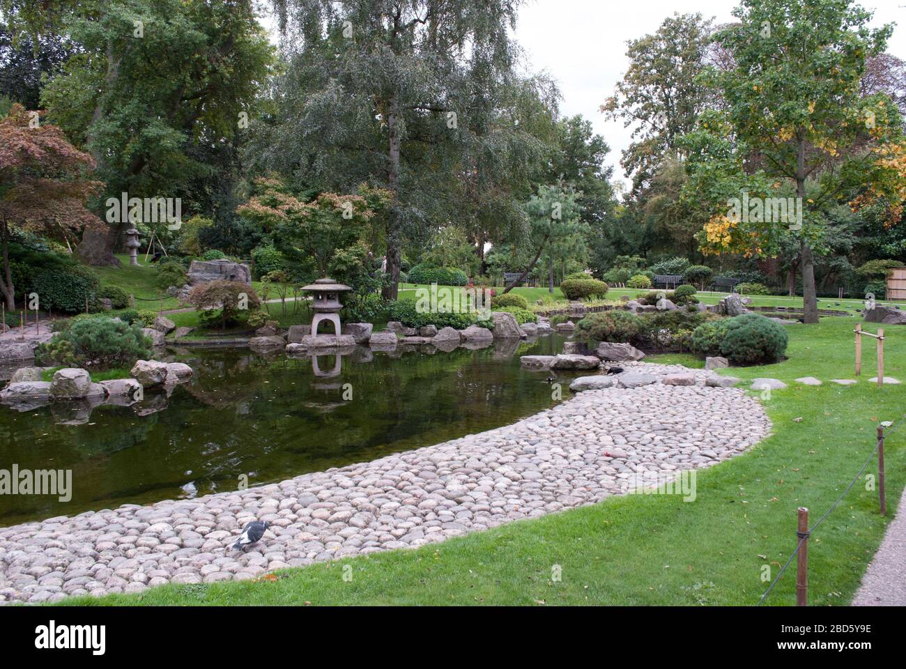 Toro Lake Japanese Garden Kyoto Garden, Holland Park, Holland Park ...