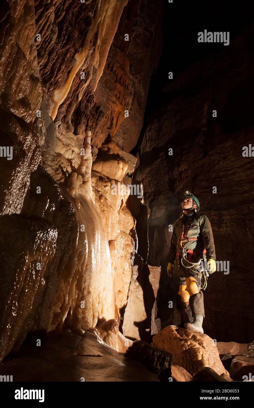 Caver spelunking hi-res stock photography and images - Alamy