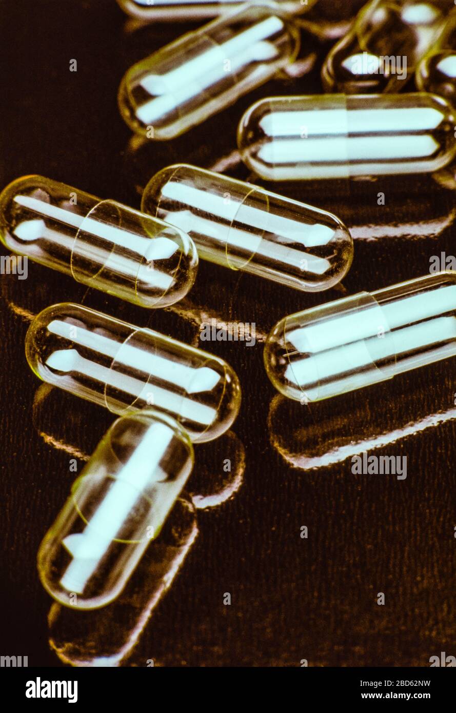 Empty capsules hi-res stock photography and images - Alamy