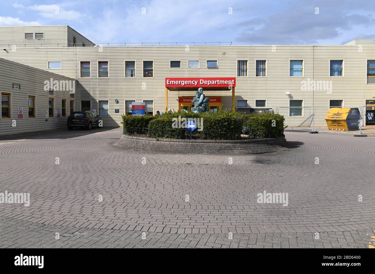 Mk hospital entrance hi-res stock photography and images - Alamy