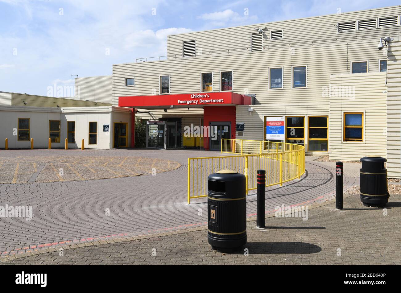 Mk university hospital entrance hi-res stock photography and images - Alamy
