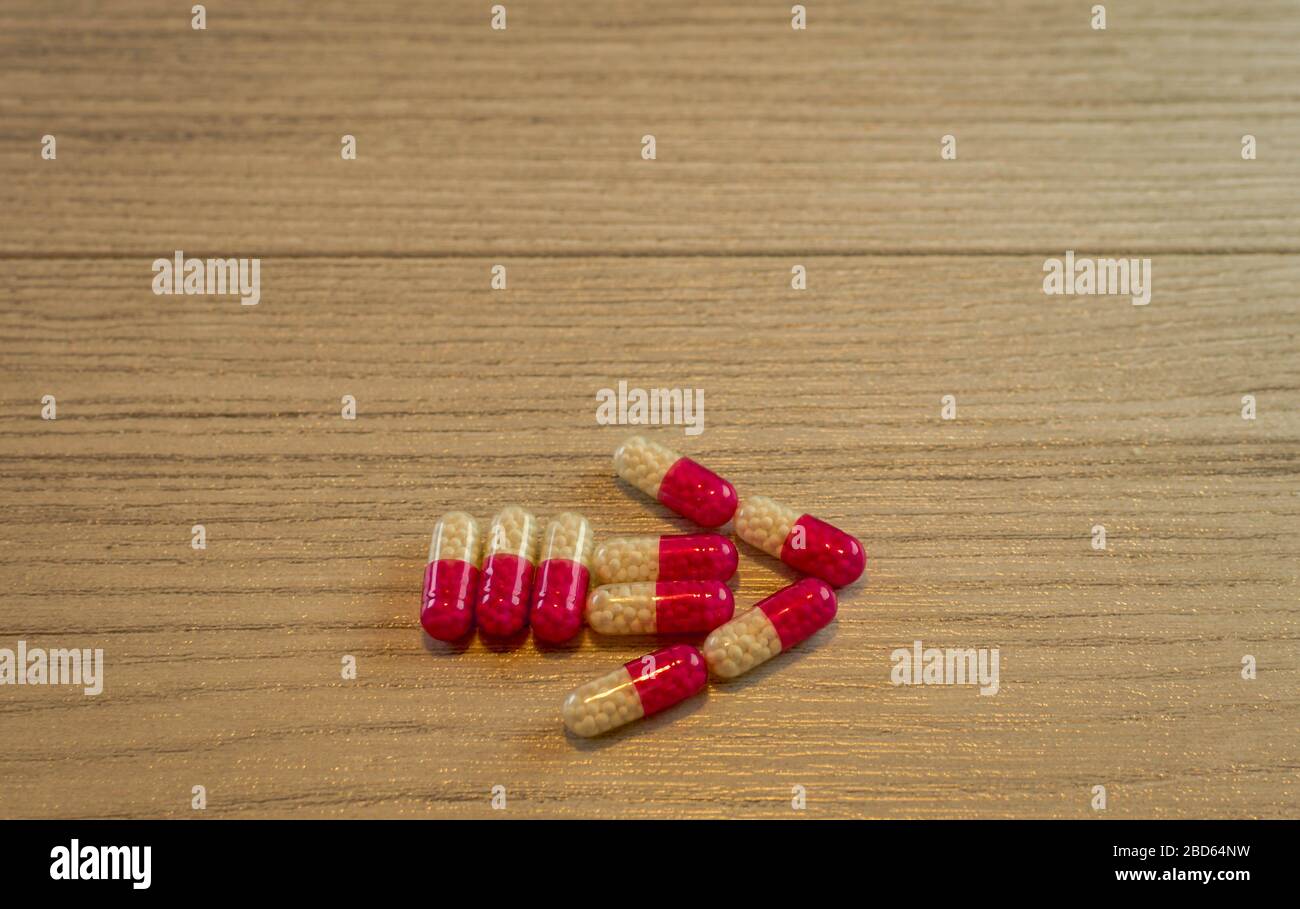 Red pills bottle hi-res stock photography and images - Alamy