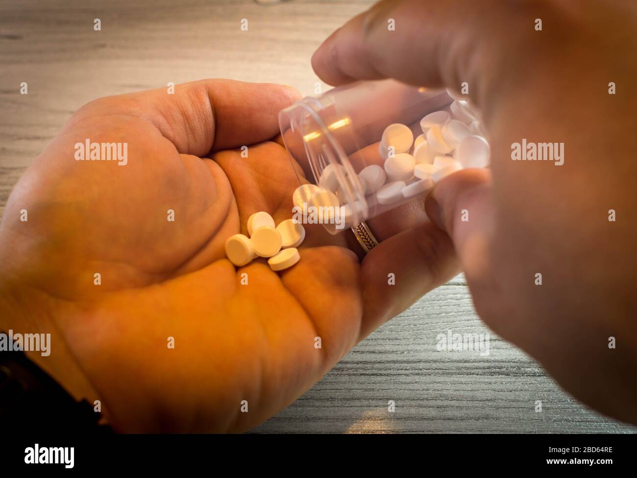 Pill palm hi-res stock photography and images - Alamy
