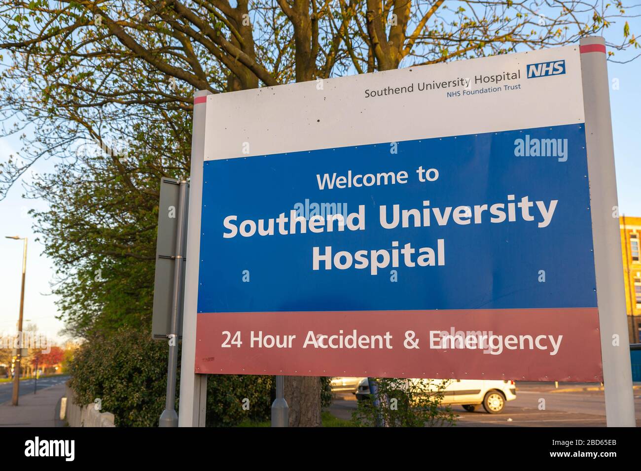 Southend-on-Sea, UK. 7th Apr, 2020. A decontamination tent, outside ...