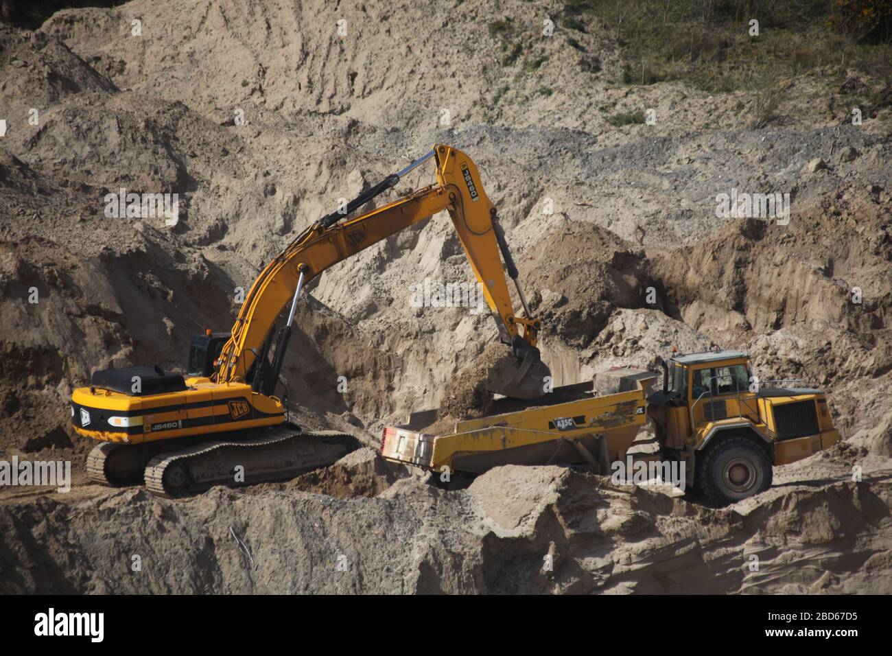 Aggregate extraction quarry hi-res stock photography and images - Alamy