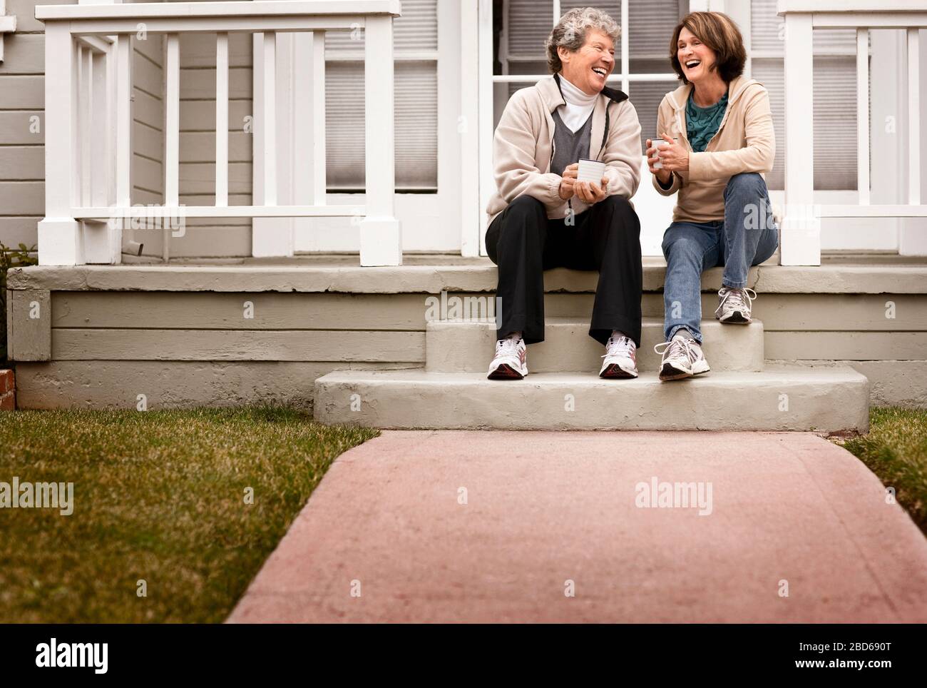 Stoop stoops hi-res stock photography and images - Alamy