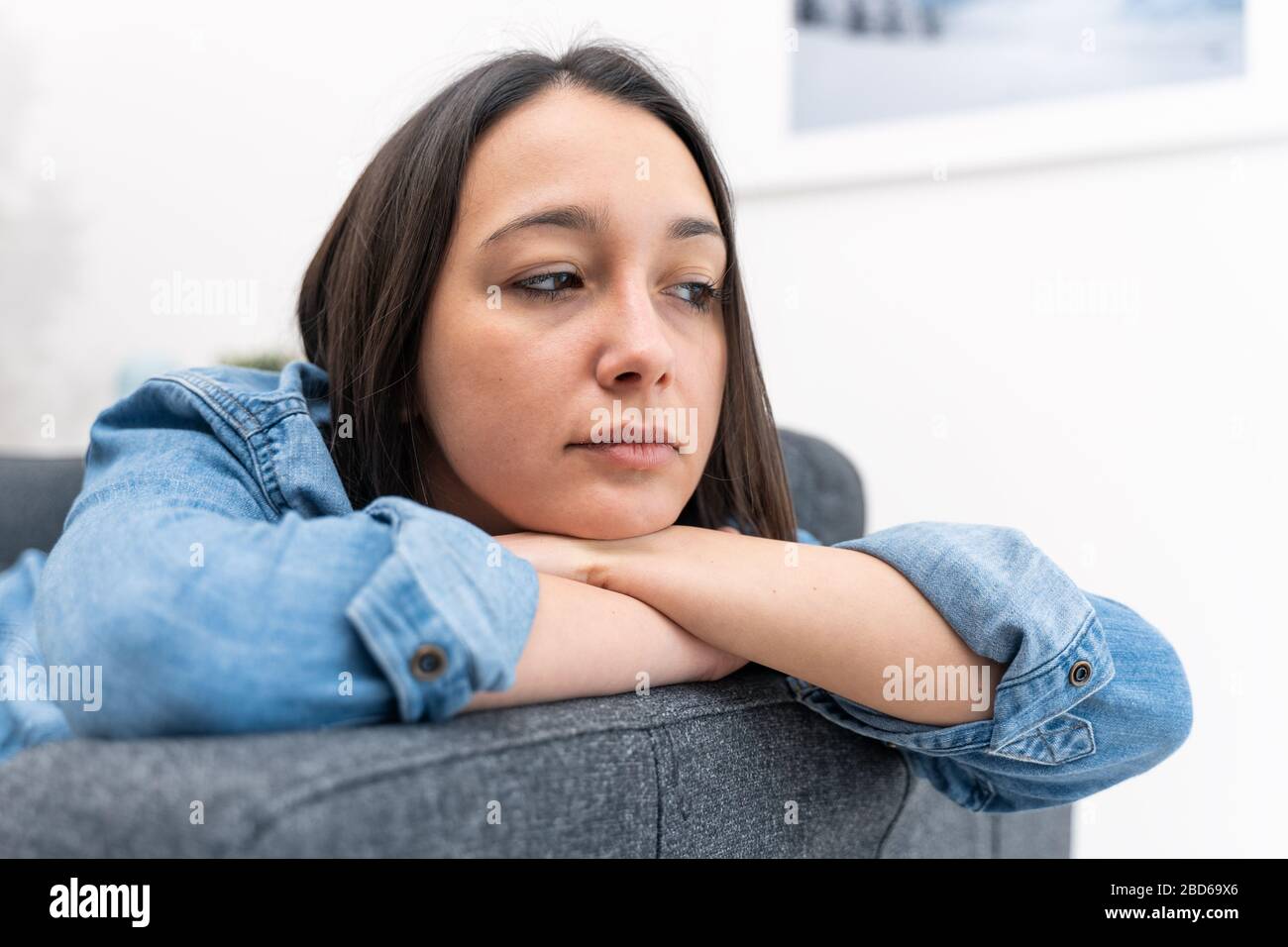 Sad upset waiting boring depressed hi-res stock photography and images ...