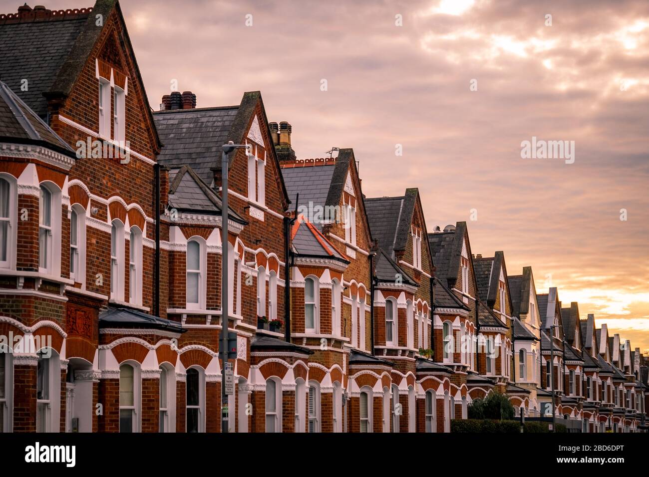 London row of houses hi-res stock photography and images - Alamy