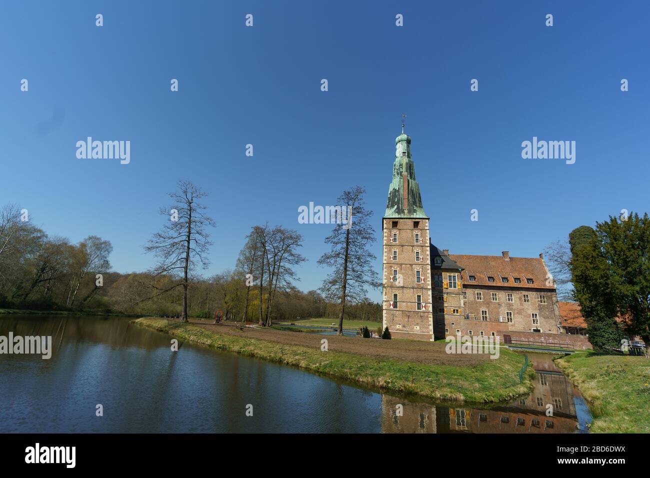 castle of raesfeld in germany Stock Photo - Alamy