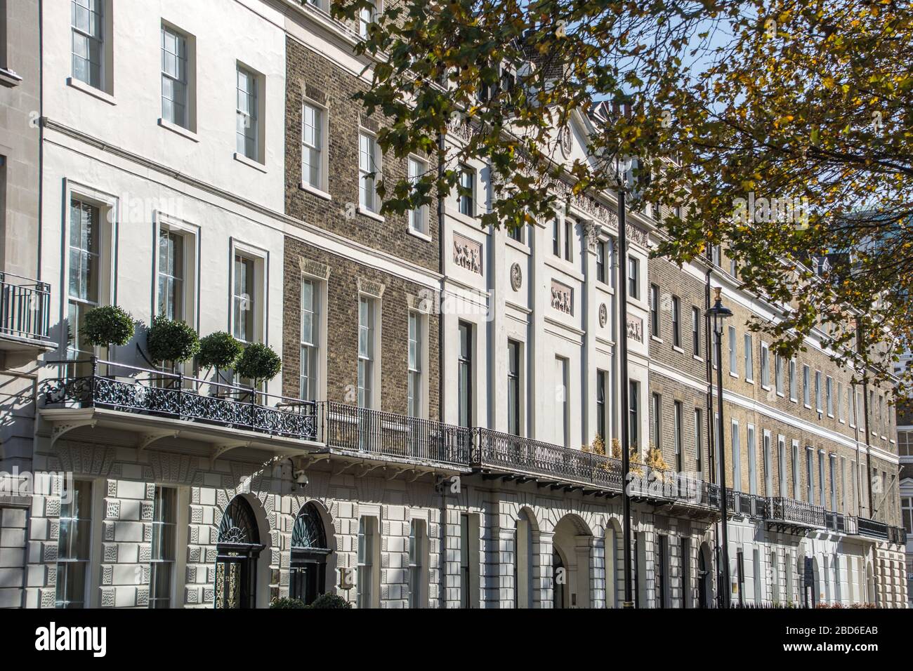 British terrace houses hi-res stock photography and images - Alamy