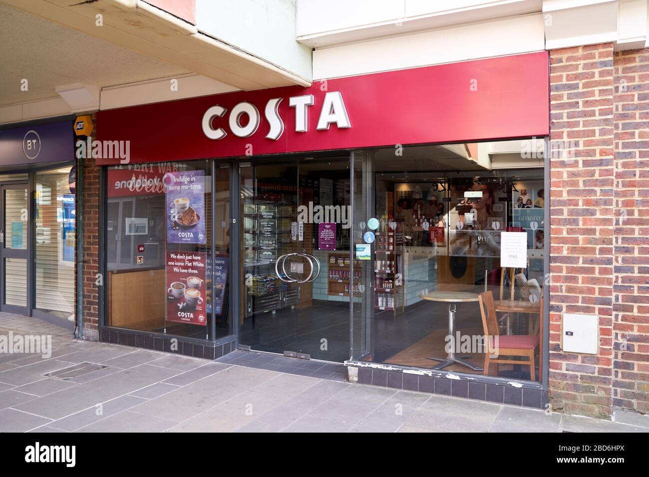 Closed costa coffee shop hi-res stock photography and images - Alamy