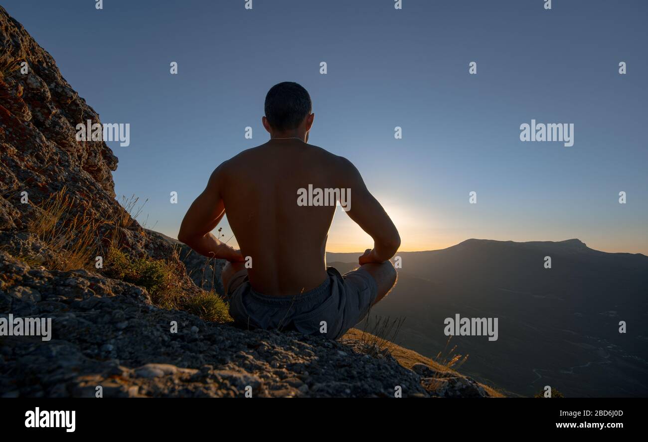 Holiday pose hi-res stock photography and images - Alamy