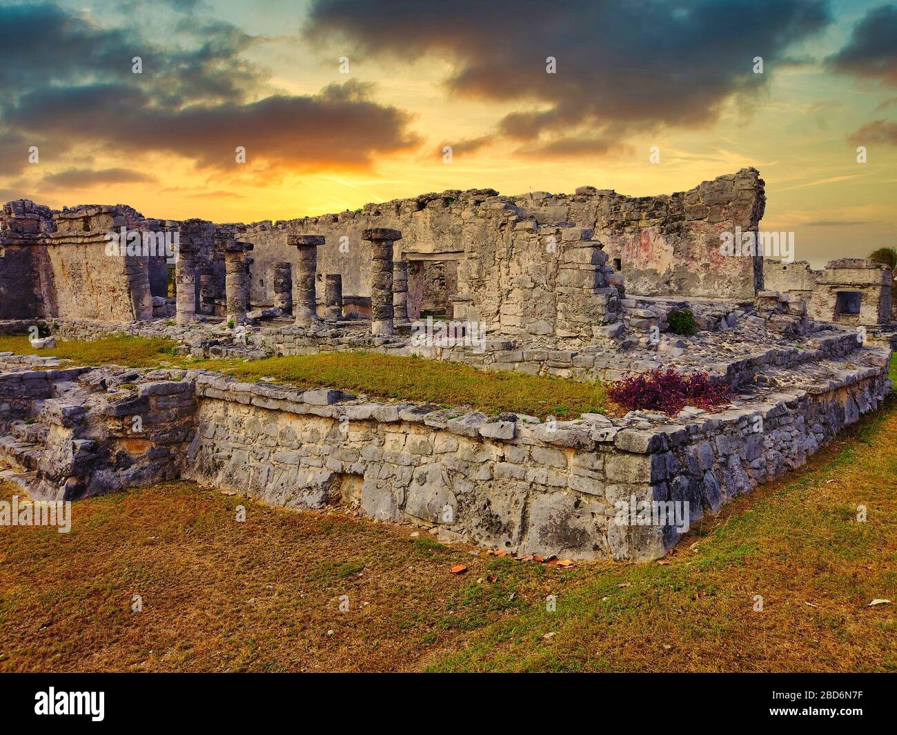 Tulum Mexico mayan temple ruin Stock Photo - Alamy