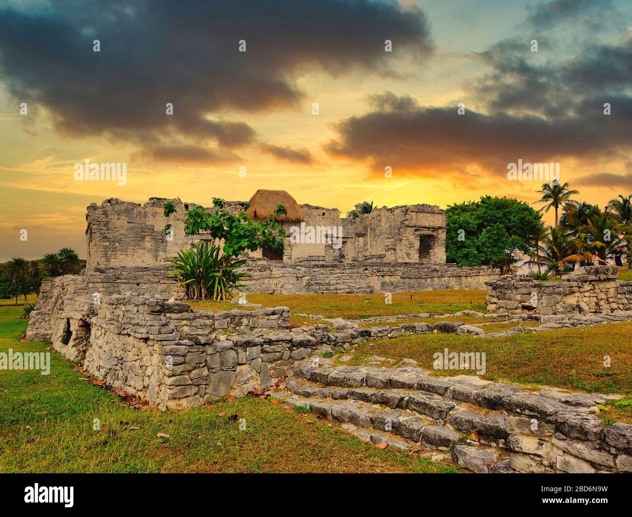 Tulum Mexico mayan temple ruin Stock Photo - Alamy