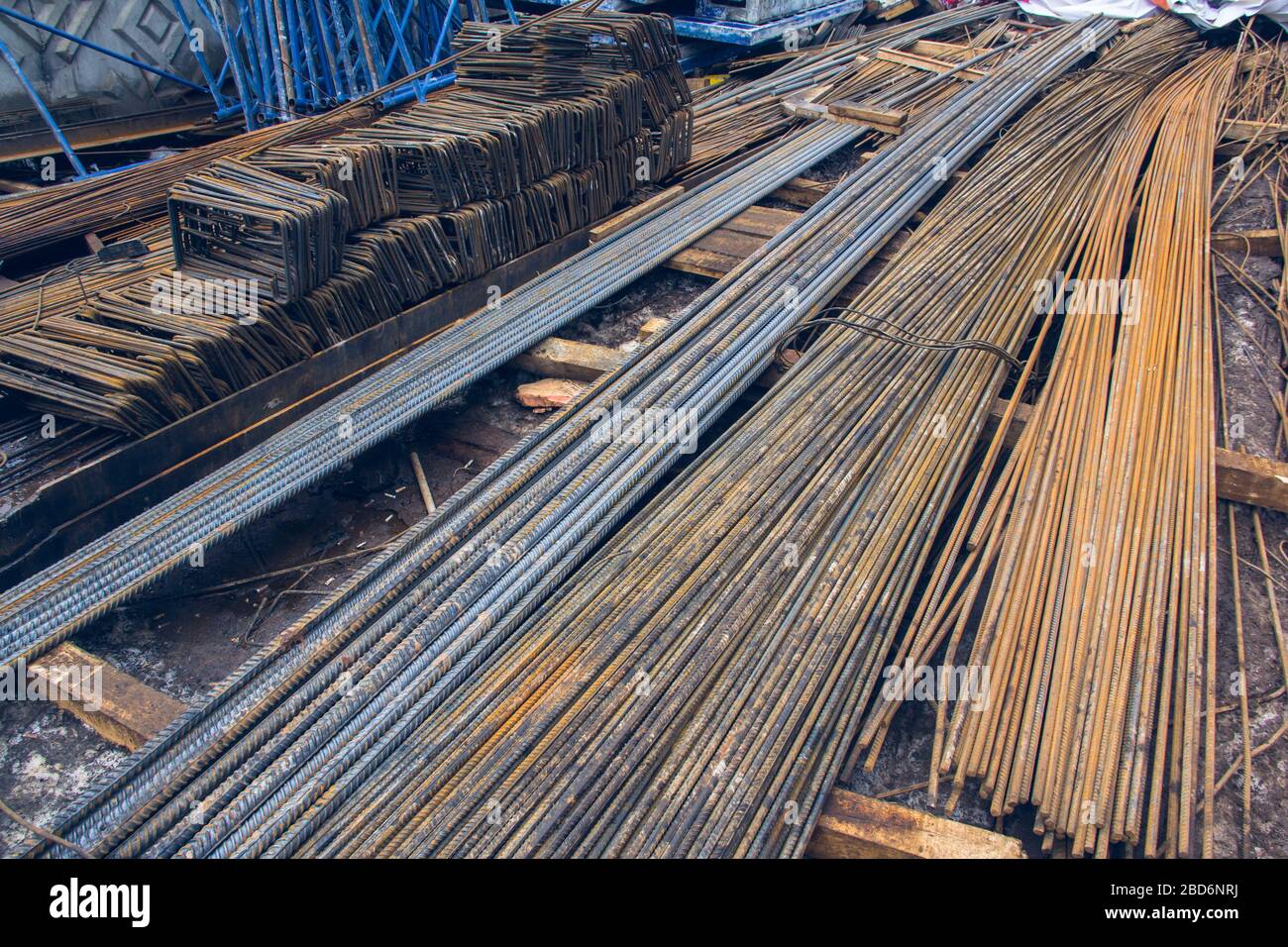 Rebar frame hi-res stock photography and images - Alamy