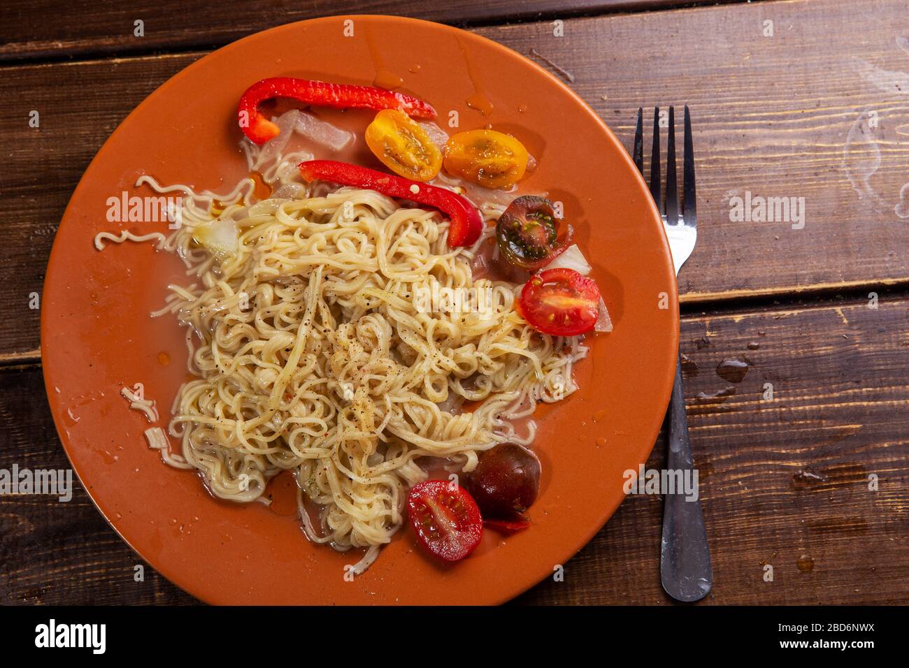 RAMEN OF QUICK PREPARATION (ADDING HOT WATER). aND A LITTLE VEGETABLES ...