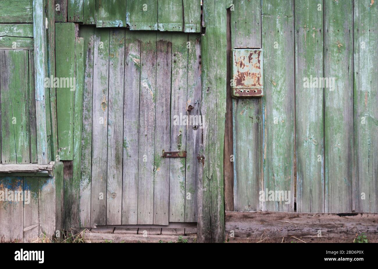 Open traditional wooden farm gate hi-res stock photography and images ...