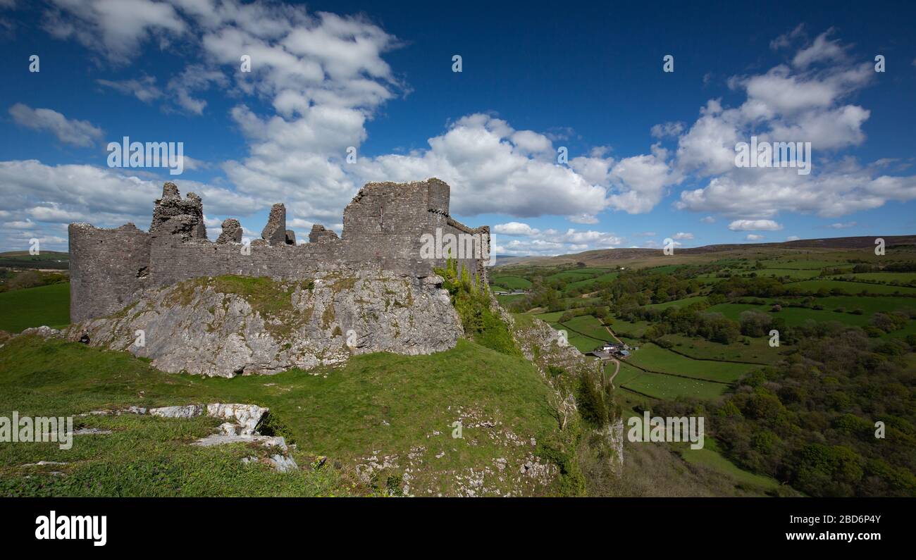 Carreg Cennen Castle in the Brecon Beacons, Wales Stock Photo - Alamy