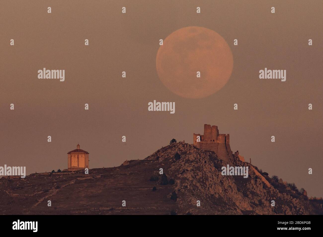 Supermoon italy hi-res stock photography and images - Alamy