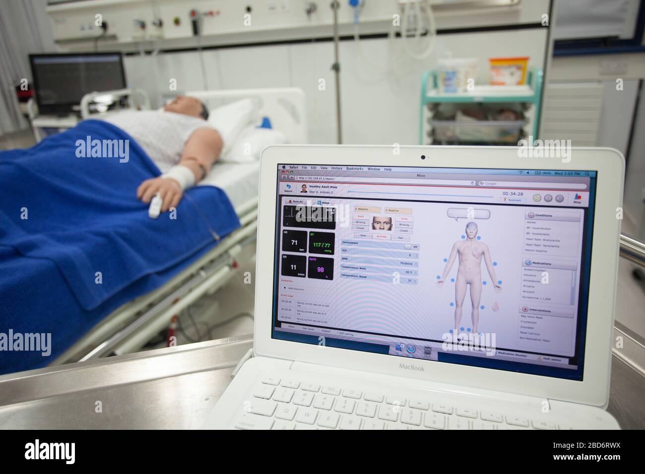 Hospital simulation room hi-res stock photography and images - Alamy