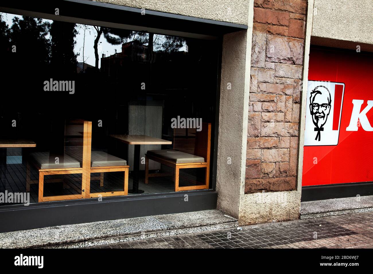 Closed K.F.C, Barcelona, Spain Stock Photo - Alamy