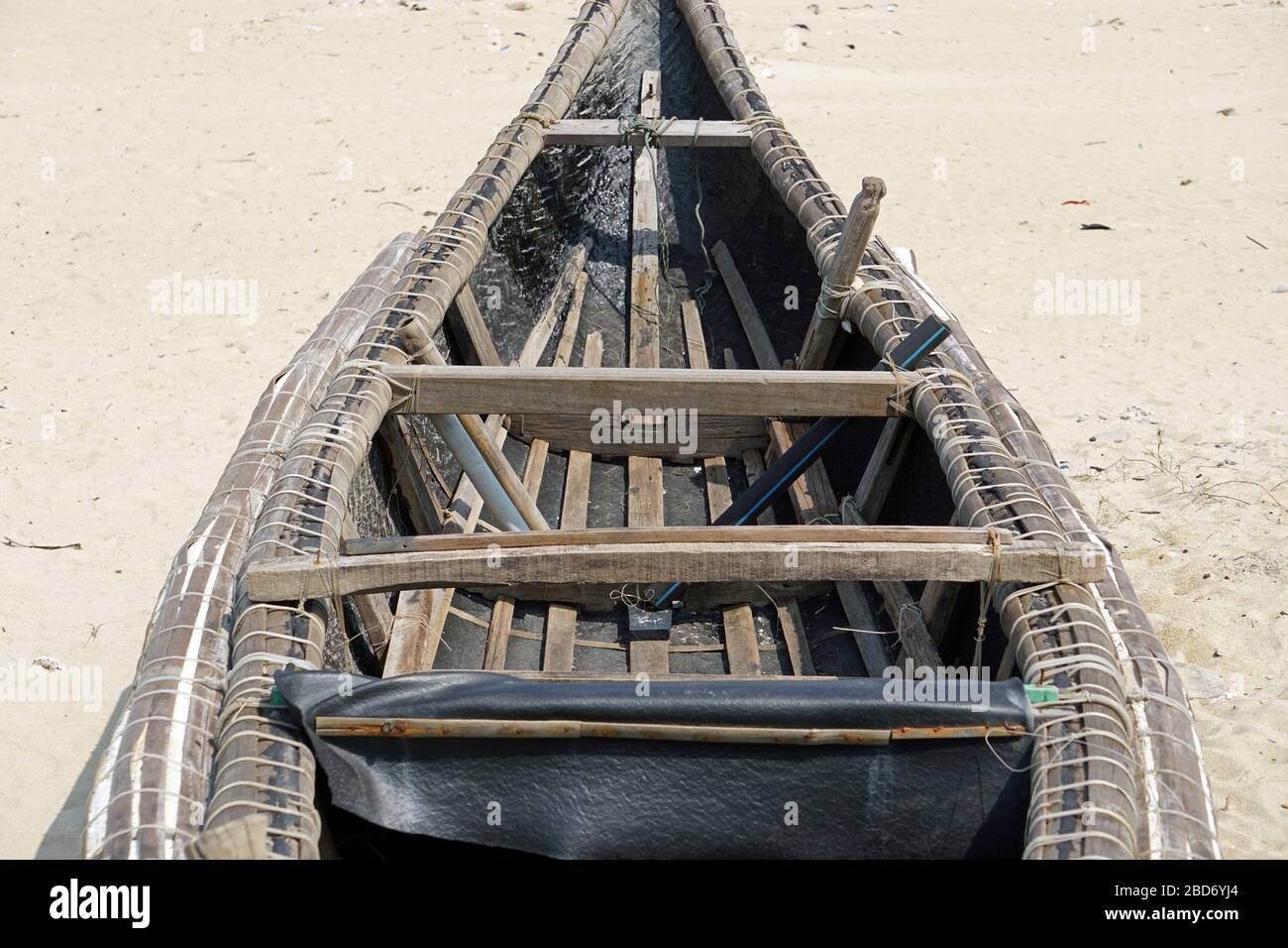 rotten fisher boats at the beach of hue Stock Photo - Alamy