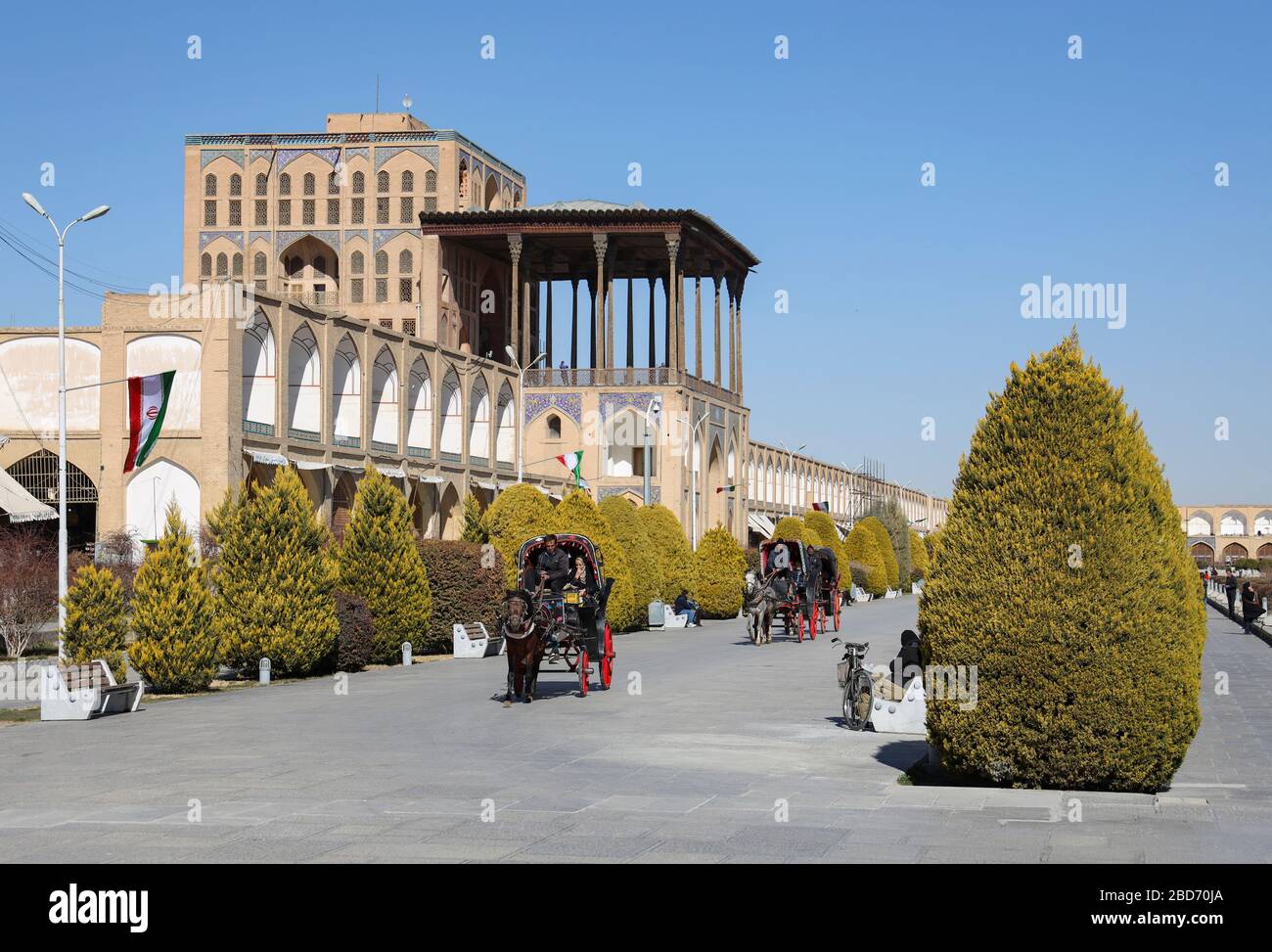 Horse drawn carriages on at Meidan-e Emam, Naqsh-e Jahan, Imam Square ...