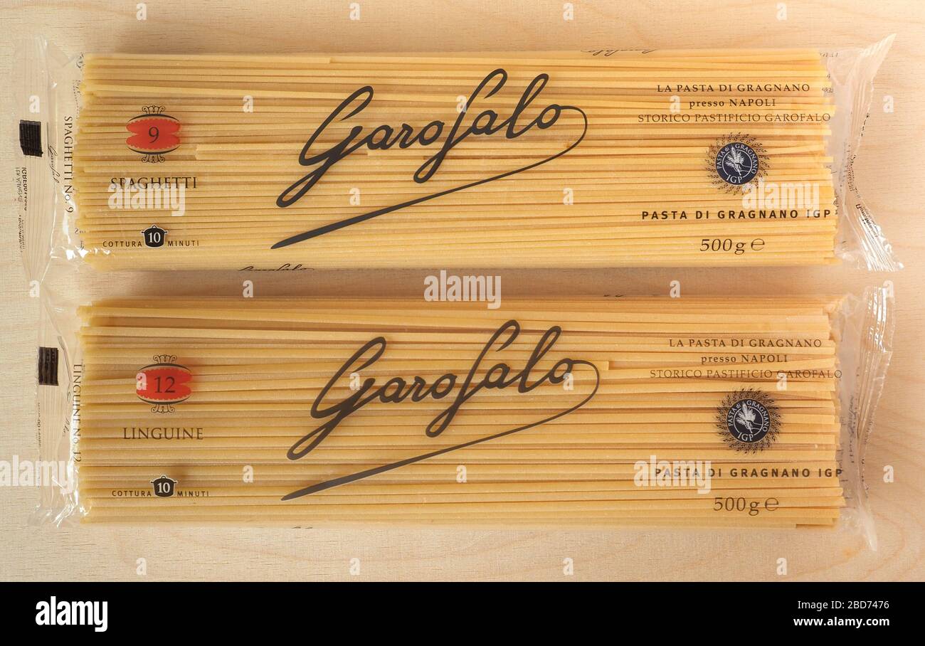 Packet of spaghetti hi-res stock photography and images - Alamy