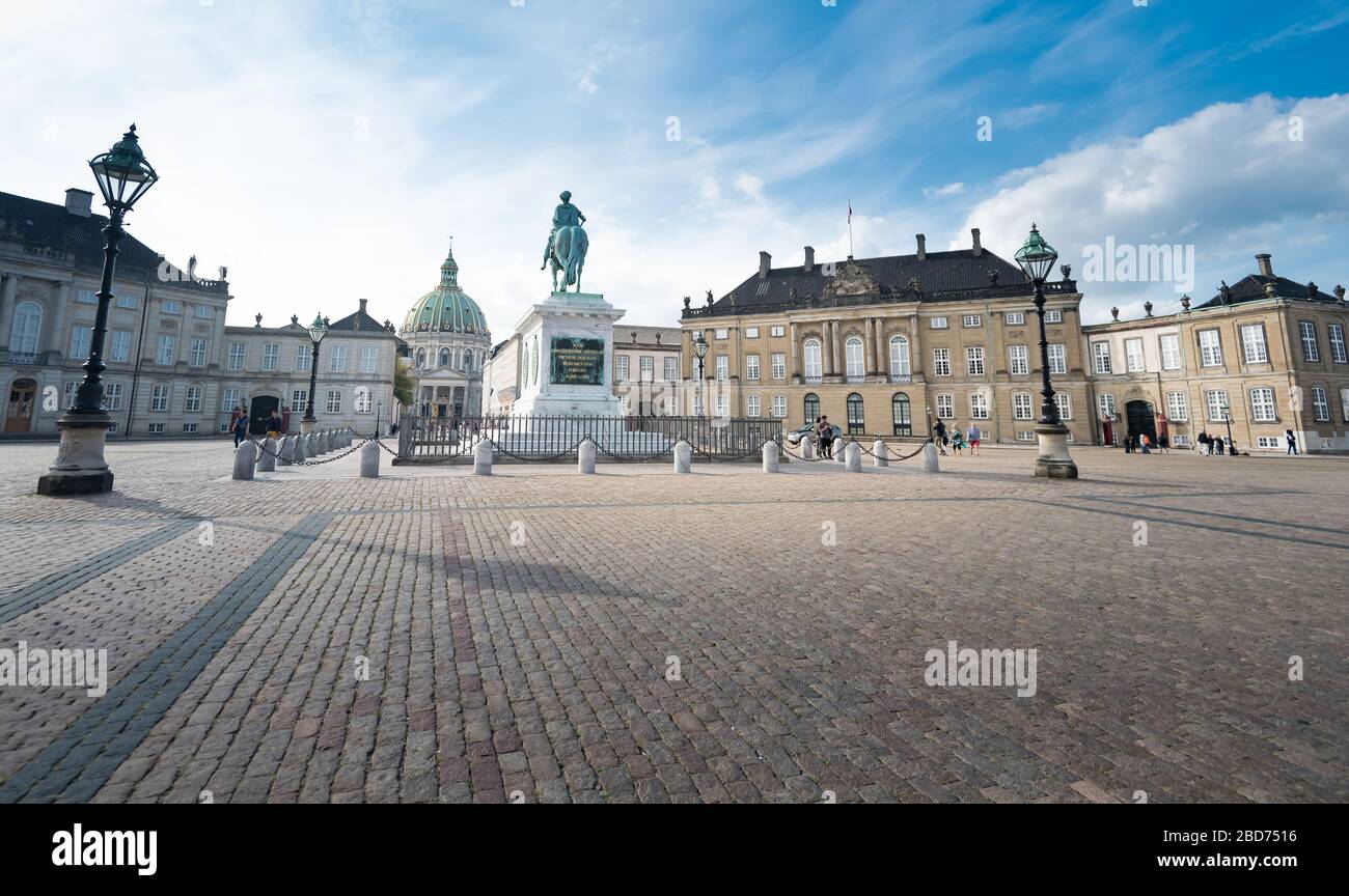 Amalienborg castle square hi-res stock photography and images - Alamy