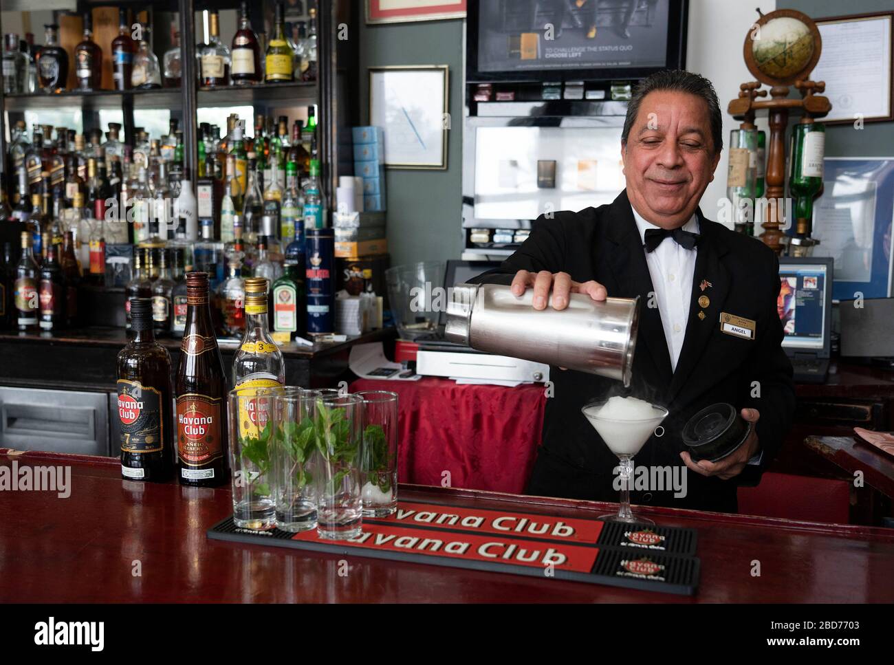 Parisian cabaret cuba hi-res stock photography and images - Alamy