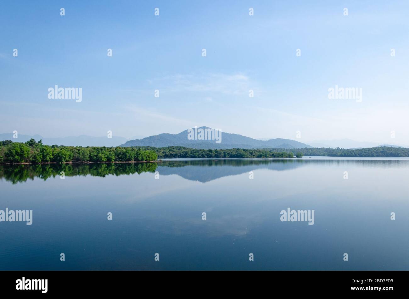 Salaulim dam hi-res stock photography and images - Alamy