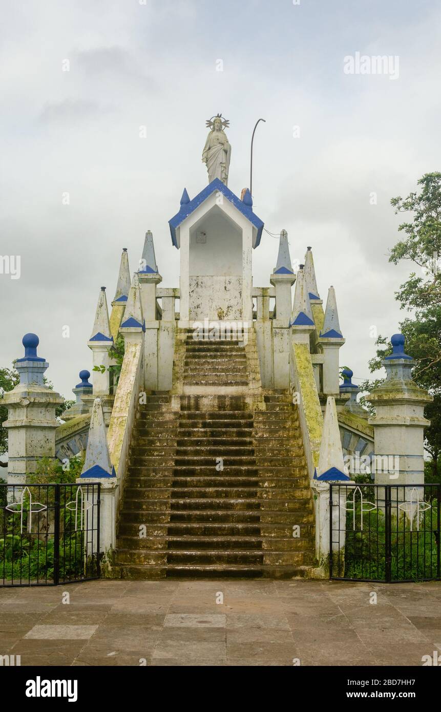 Statue of Cristo Rei (Christ the King) at St. Estevam, Ilhas, Goa ...