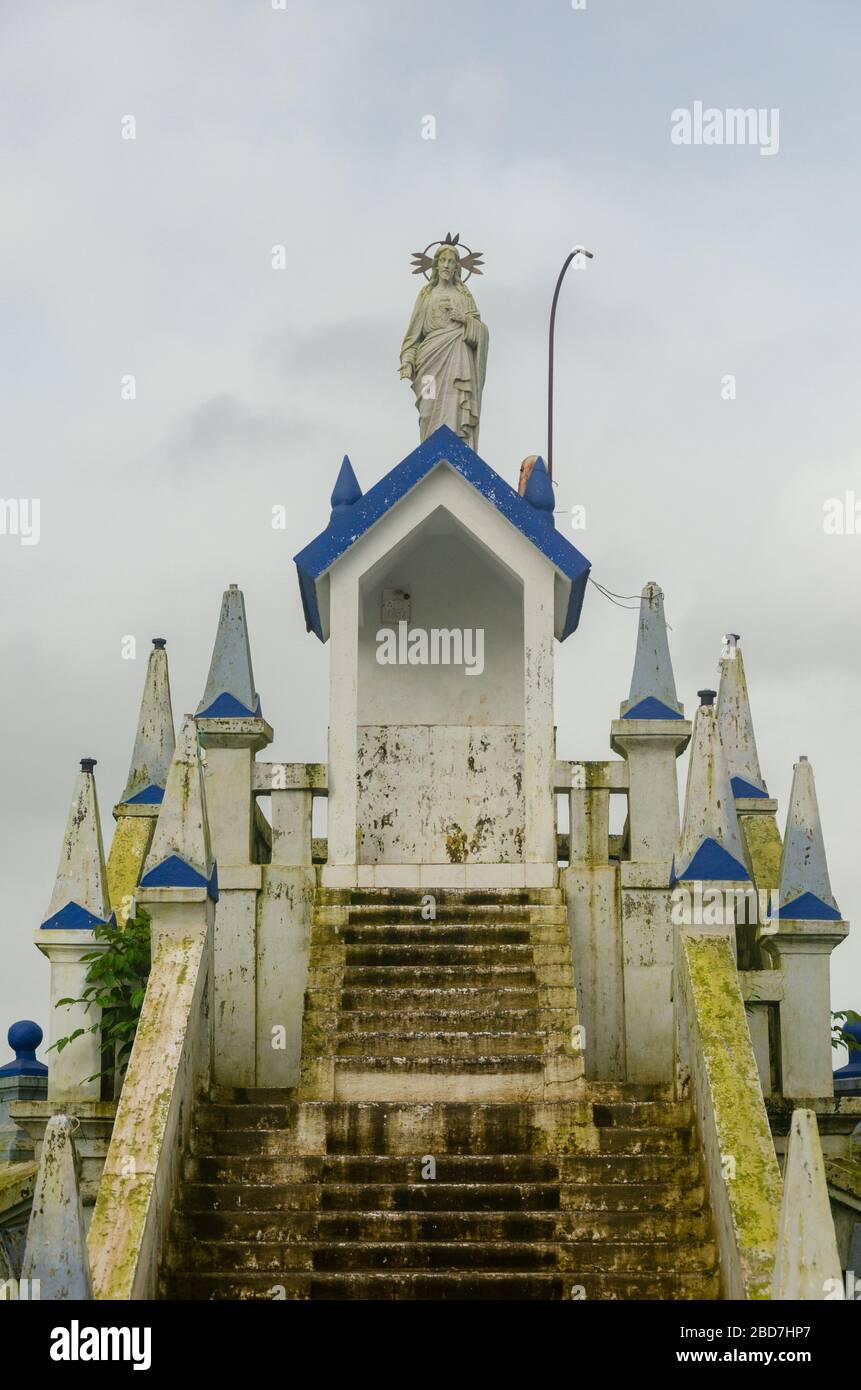 Statue of Cristo Rei (Christ the King) at St. Estevam, Ilhas, Goa ...