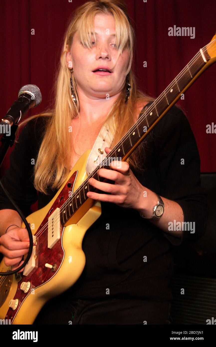 Marnie Stern pictured live at Kung Fu Necktie in Philadelphia on March ...